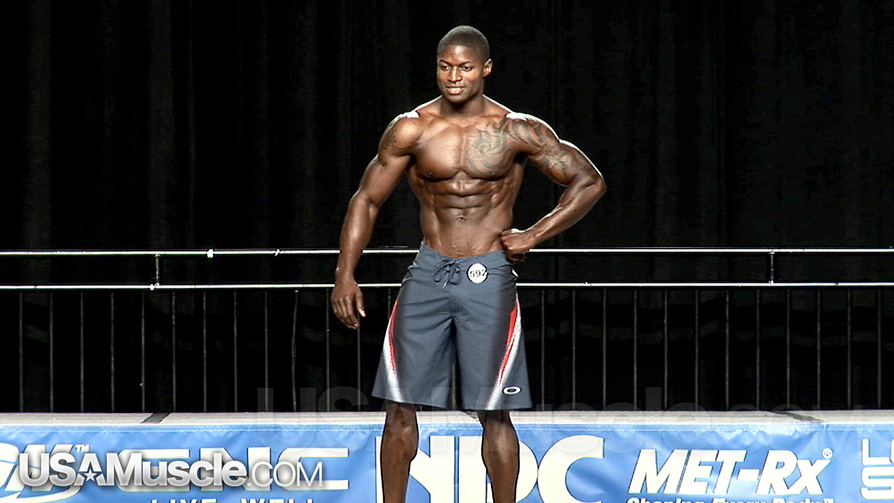 USAMuscle | Ronnie Amadi